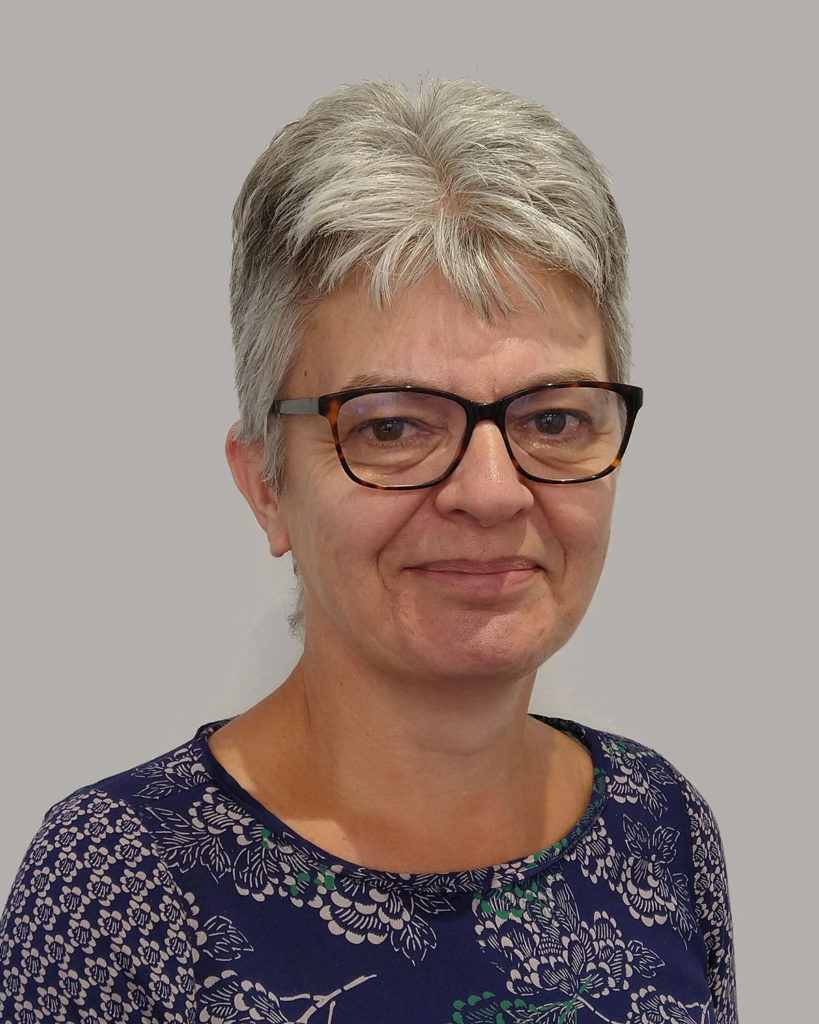 Lynne – Simpson Hilder